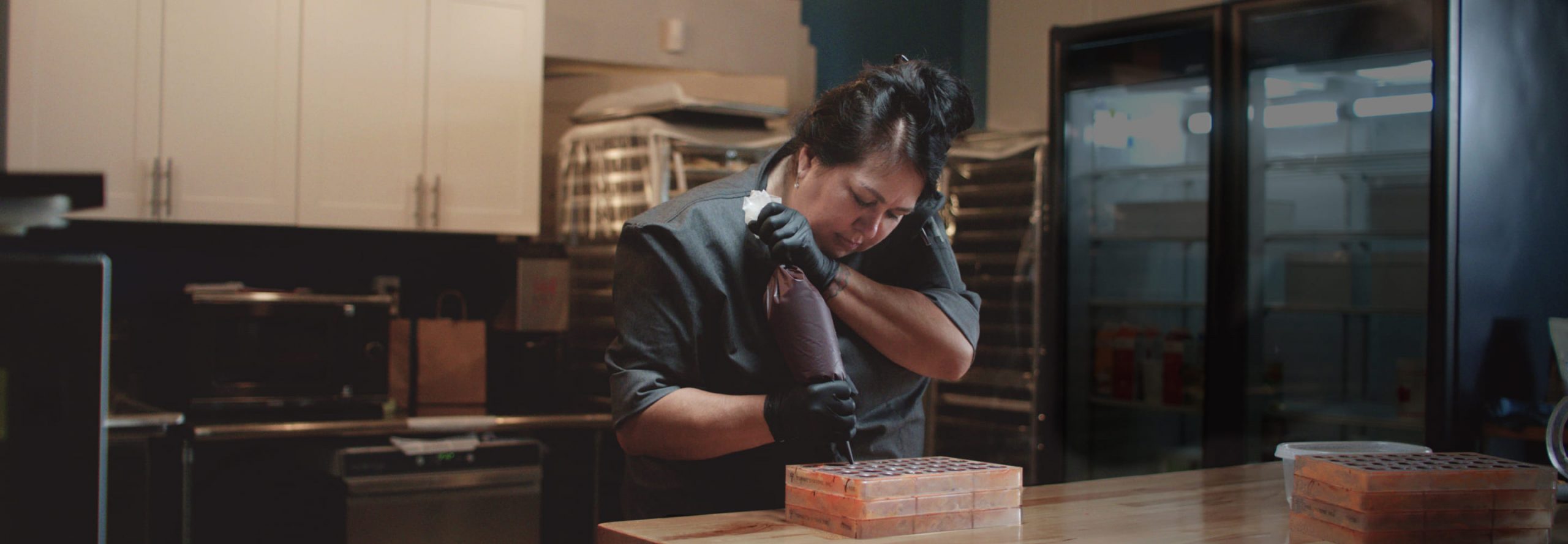 Raven Rising : célébrer la culture autochtone par le chocolat - En ...